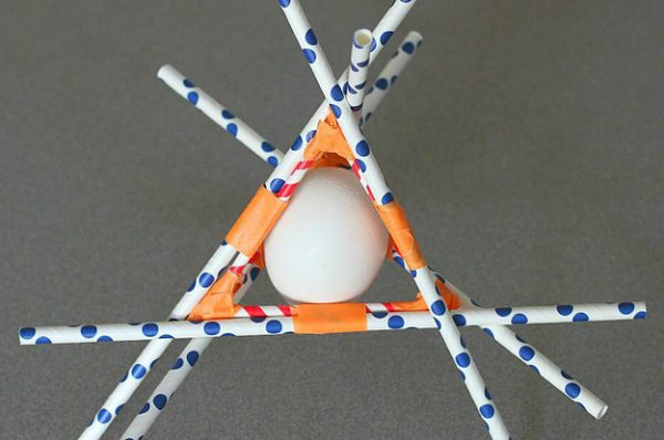 10 Team Building Games that Stimulate Critical Thinking in Students