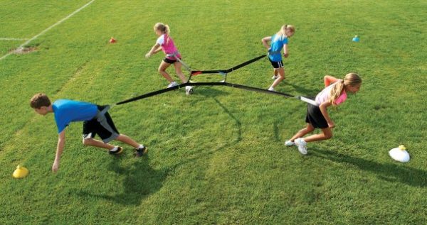 10 Team Building Games that Stimulate Critical Thinking in Students